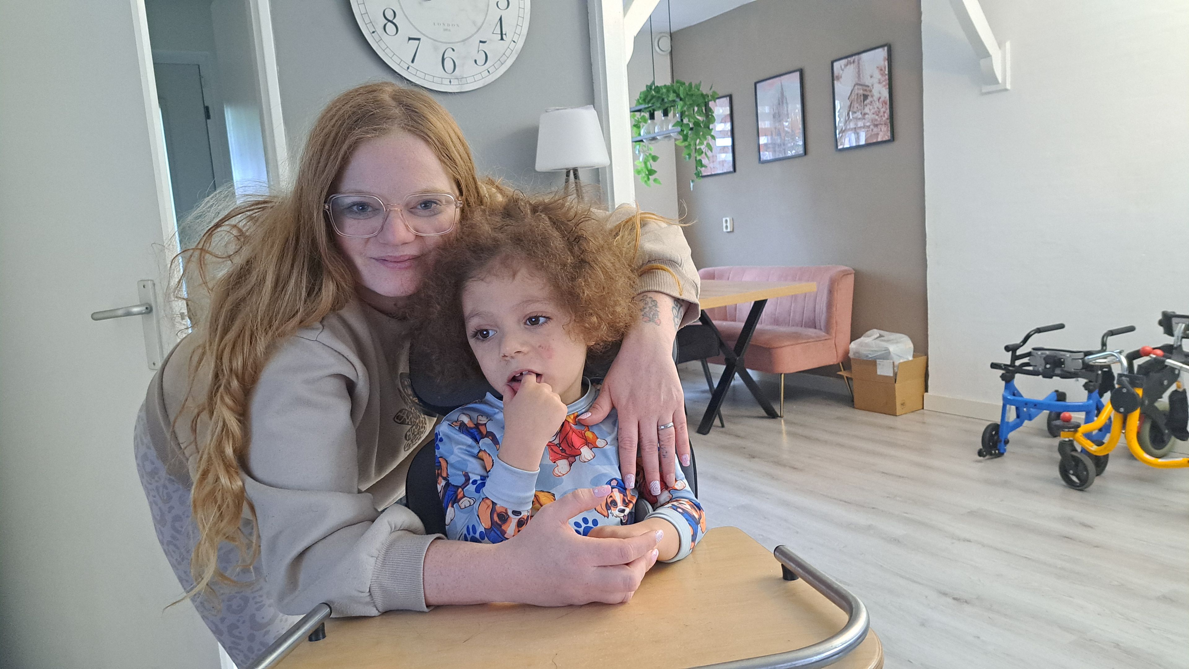 De zoon van Jennifernicole heeft het KBG-syndroom: 'Elk moment dat hij ...